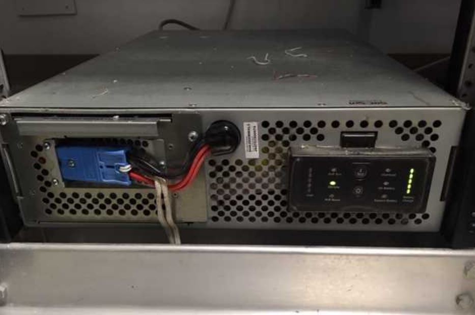 APC Smart-UPS XL 3000VA / 2700W 120V 3U Single Phase UPS (SUA3000RMXL3 ...