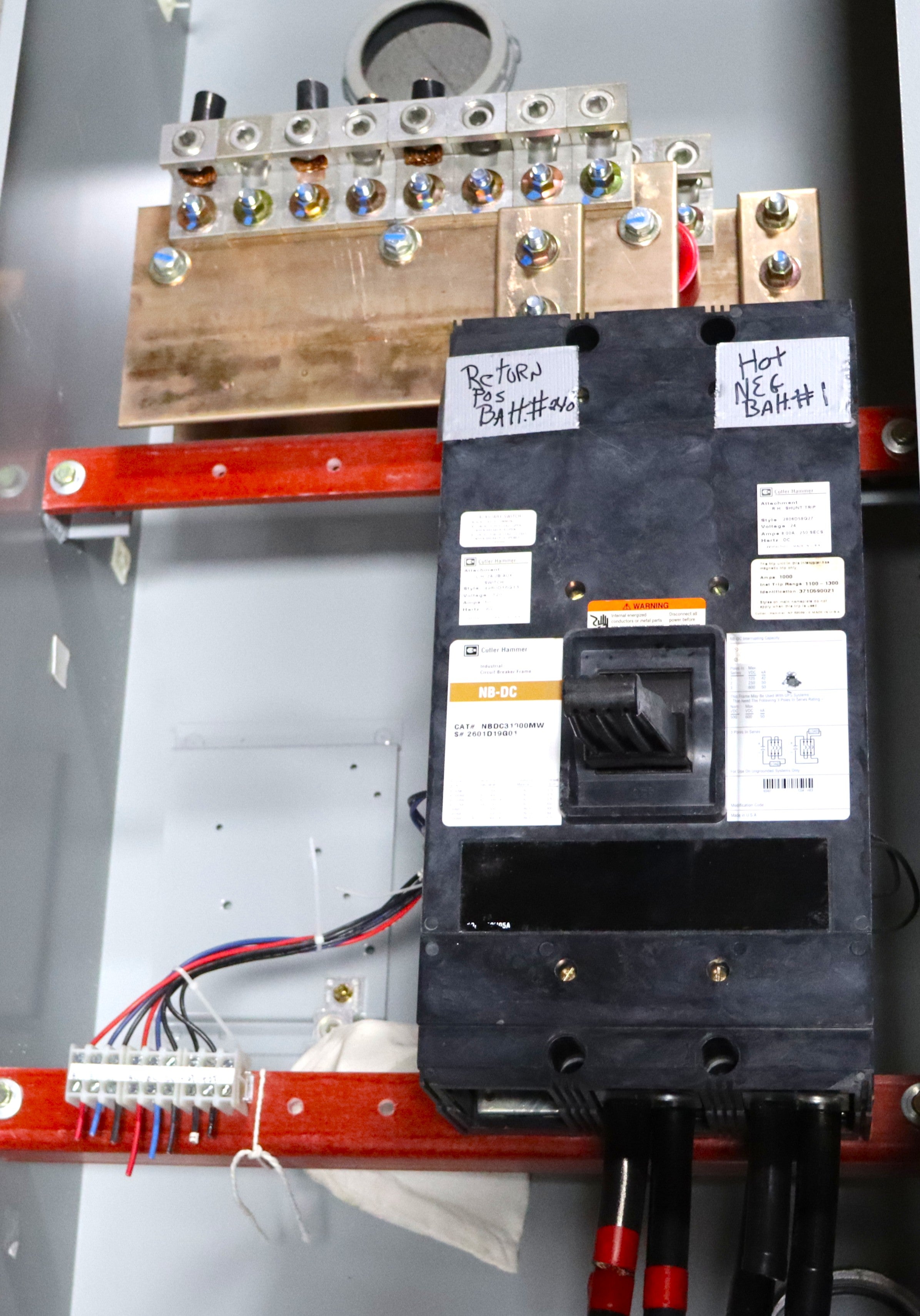 Cutler Hammer 1000A 600VDC 3P Circuit Breaker Enclosed Cabinet (NBDC31 ...