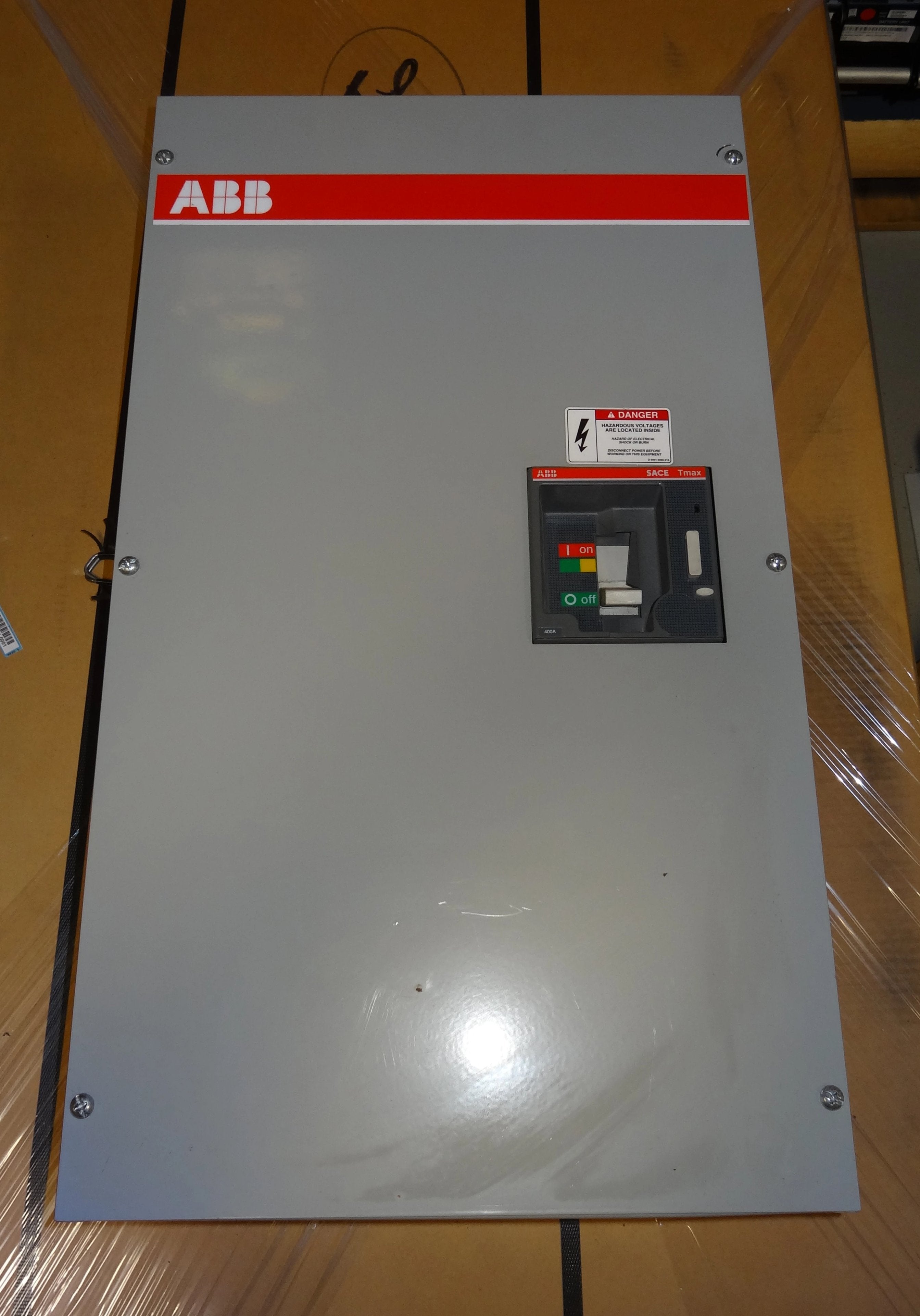 ABB T5N-400 T5400TW TMAX 400A 600V 3-Pole Circuit Breaker w Aux & Encl – Critical Parts Warehouse