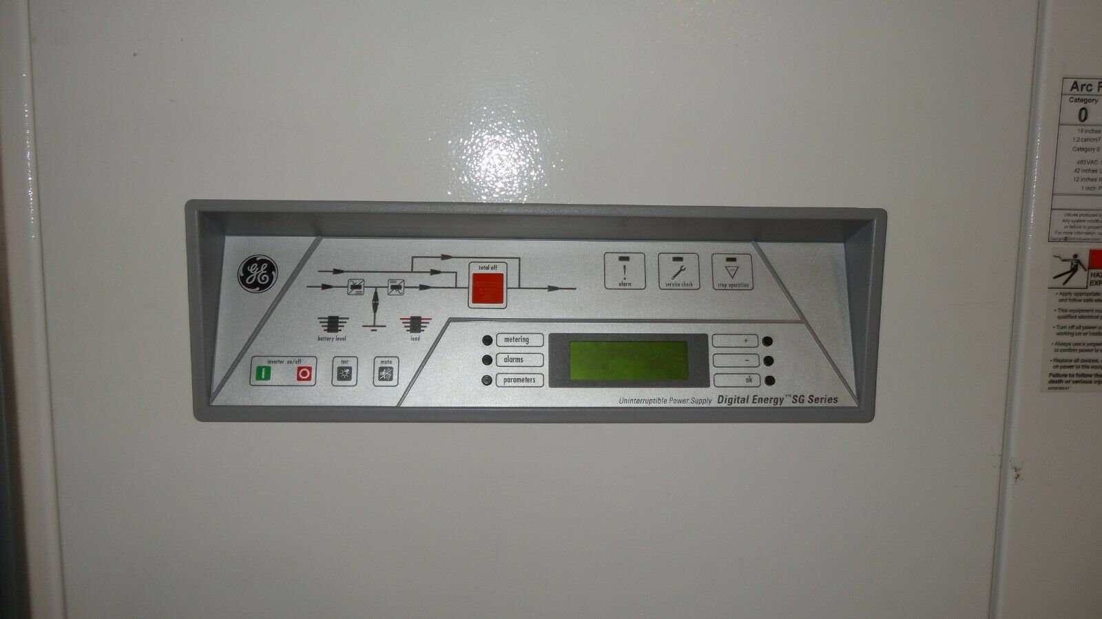 2009 GE SG Series 150kVA 120kW 480V x 480V 3-Phase UPS Battery Backup ...